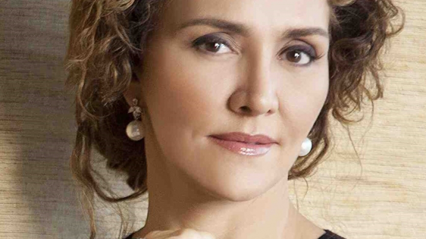 Angélica Fuentes | AS/COA