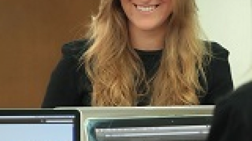 Laura Pastrana | AS/COA